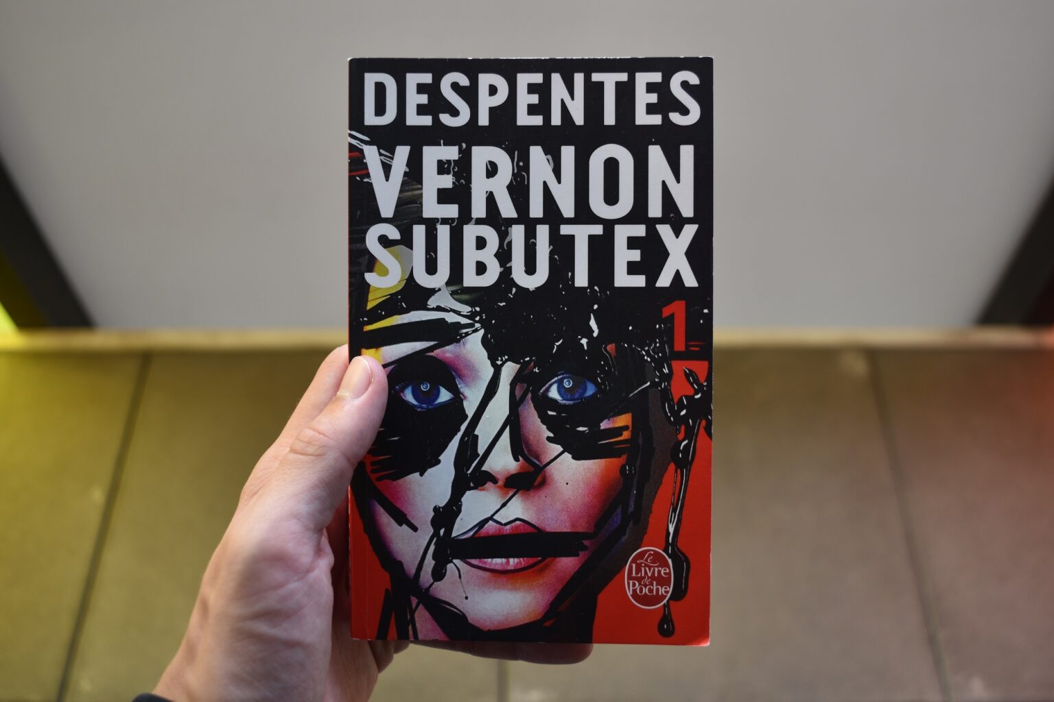 Vernon Subutex : comment un vieux fan de rock nous fait voyager, sans ...